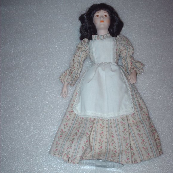 Maryland doll | Accents | Vintage State Of Maryland Porcelain Doll ...